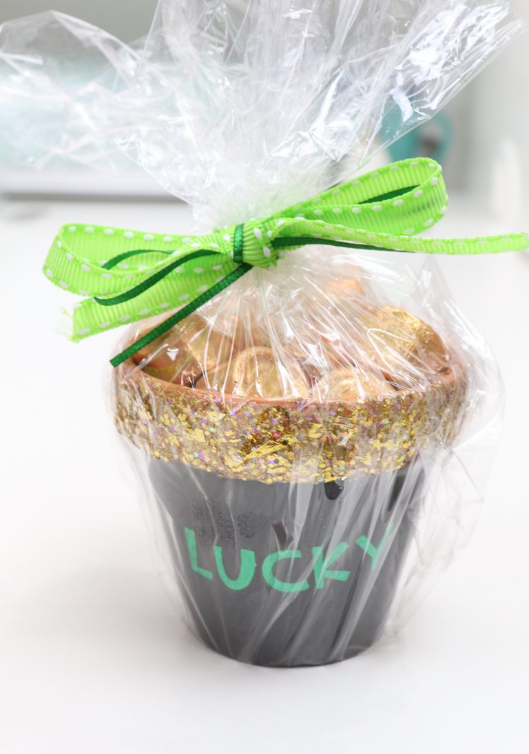 DIY Pot o' Gold St. Patrick's Day Craft - Amy Latta Creations