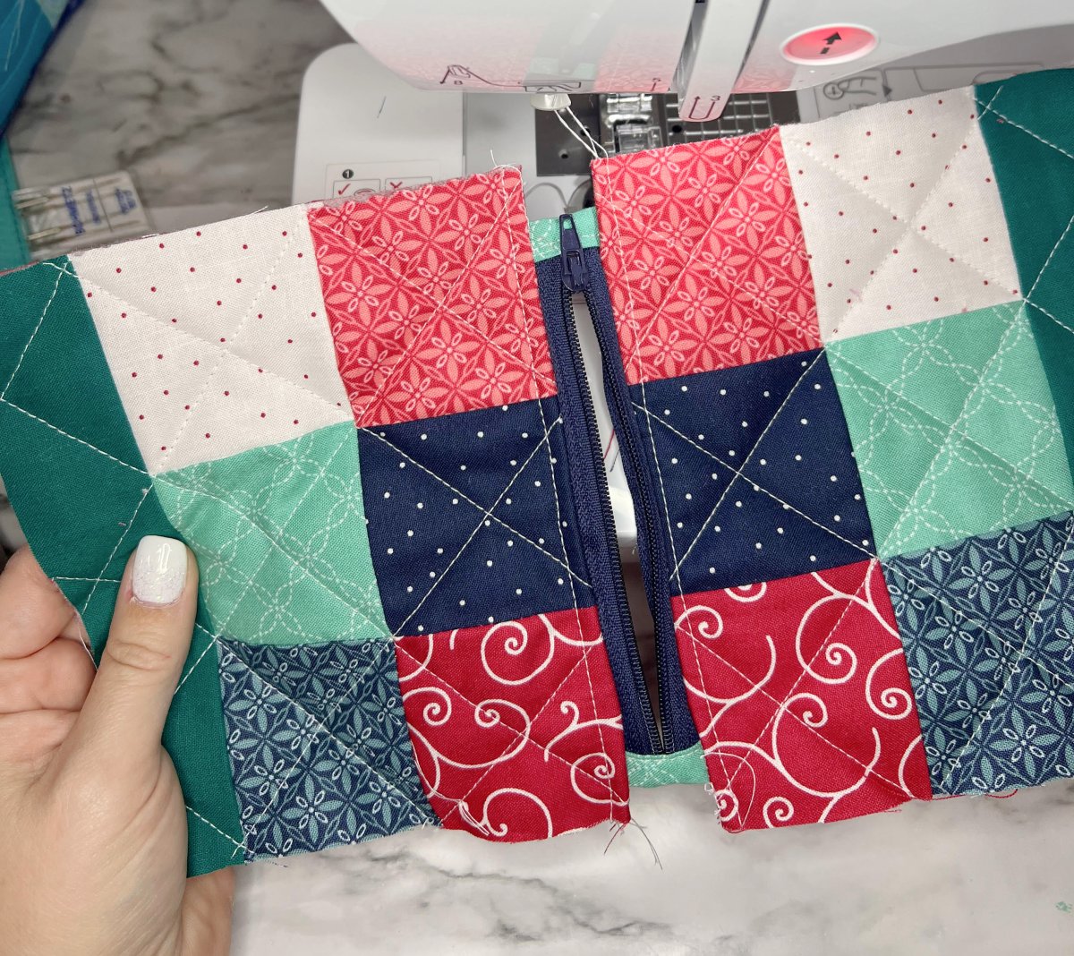 Quilted Patchwork Zipper Pouch - Free Pattern - Amy Latta Creations